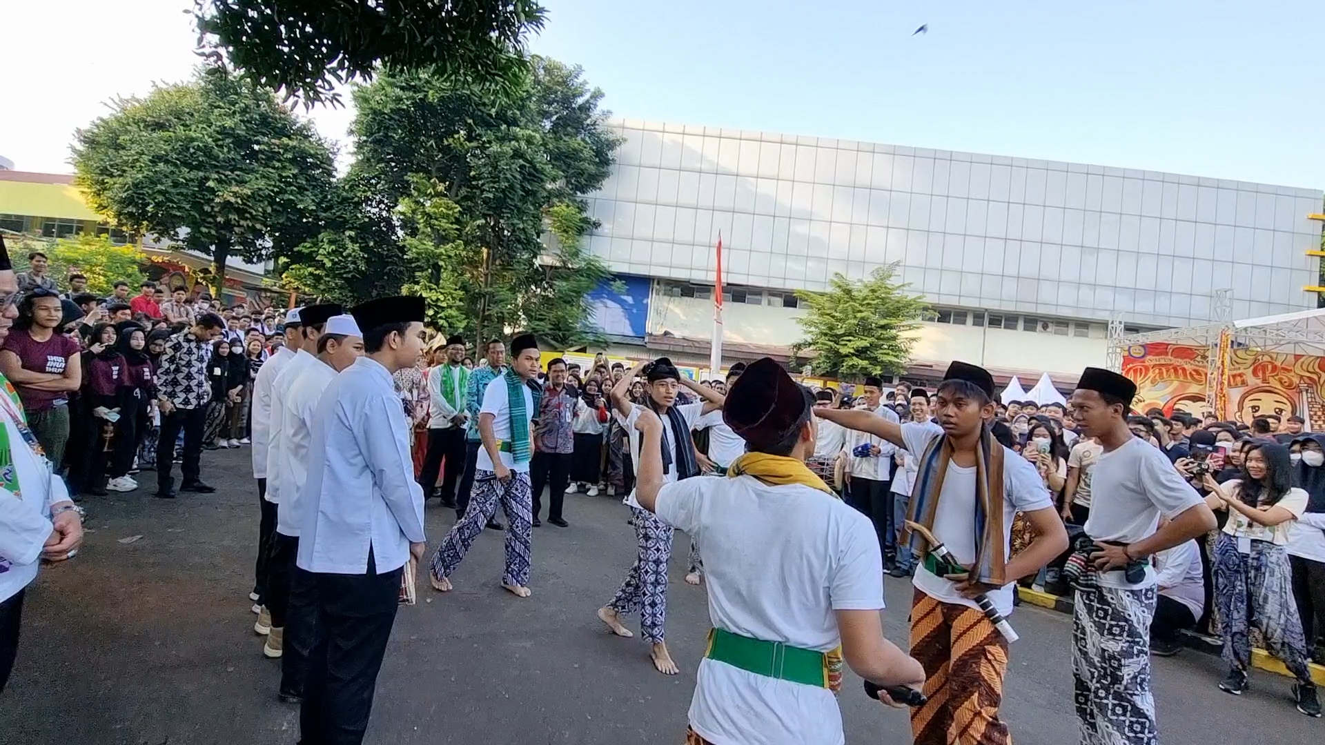 Bapak Walikota Jakarta Selatan Menghadiri Pameran Hari Kedua Project P5 ...