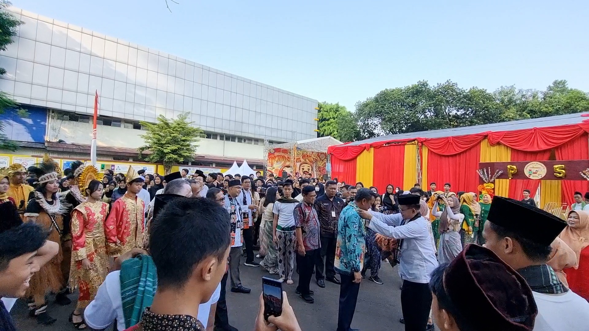 Bapak Walikota Jakarta Selatan Menghadiri Pameran Hari Kedua Project P5 ...